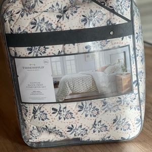 Threshold | Bedding | King Cotton Block Print Comforter Set White Navy ...